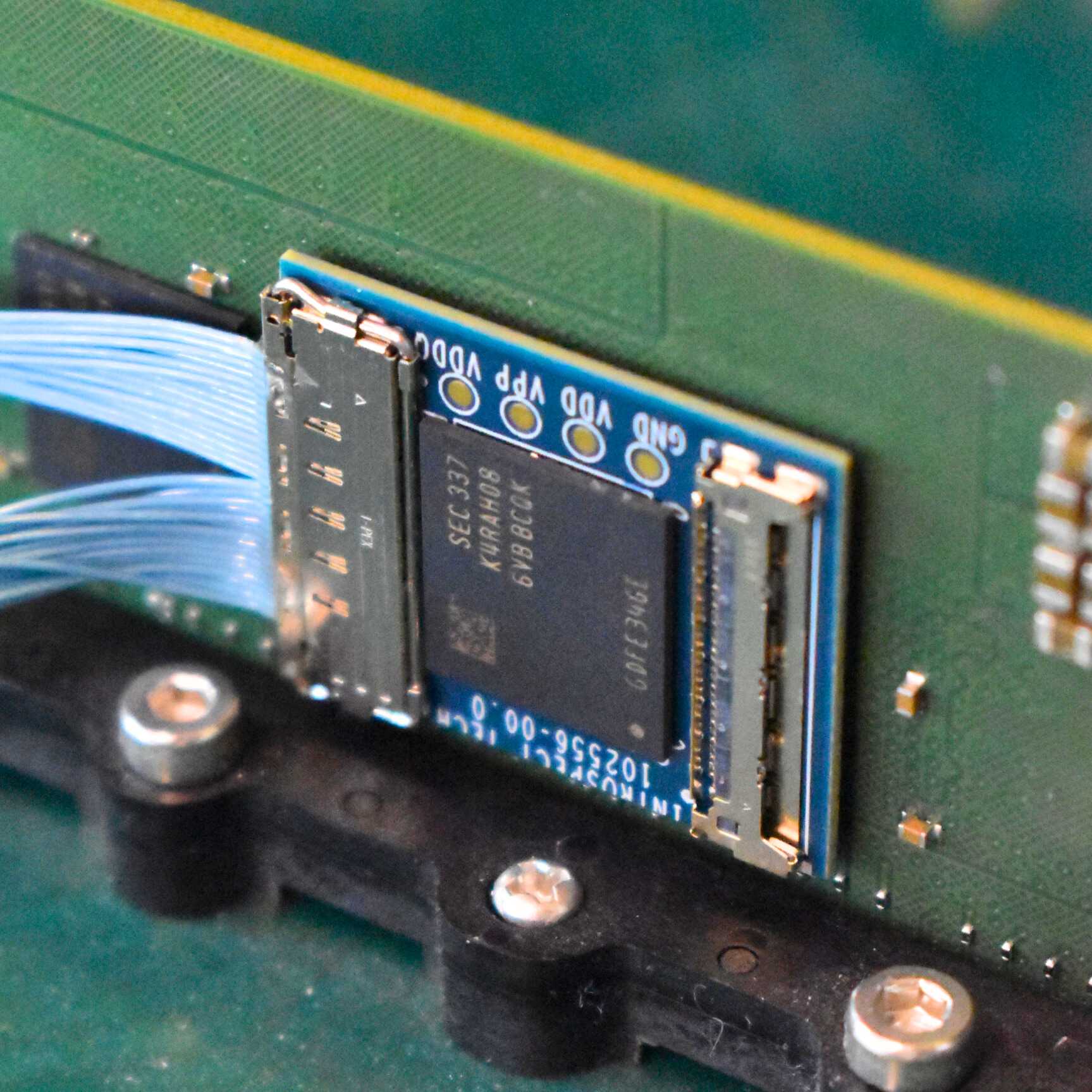 Integrated-Tip Interposer for Memory Devices | Introspect Technology